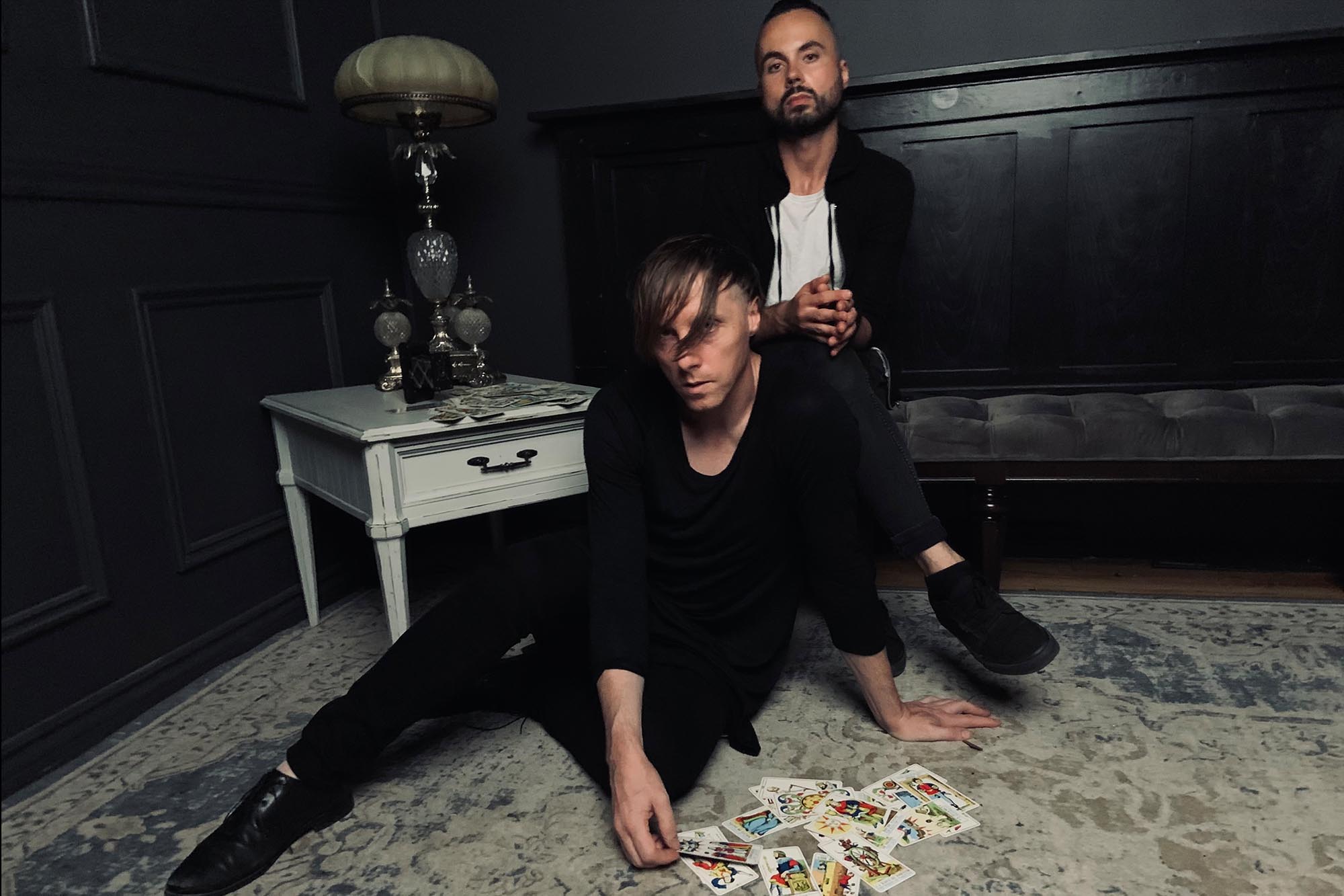 Dark Offerings with TRAITRS – Onyx Music Reviews