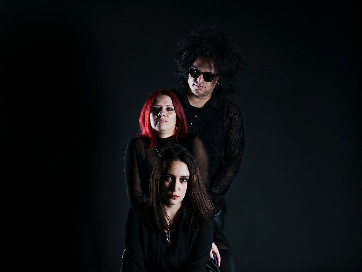 Ariel Maniki and the Black Halos – “Witches” – Onyx Music Reviews